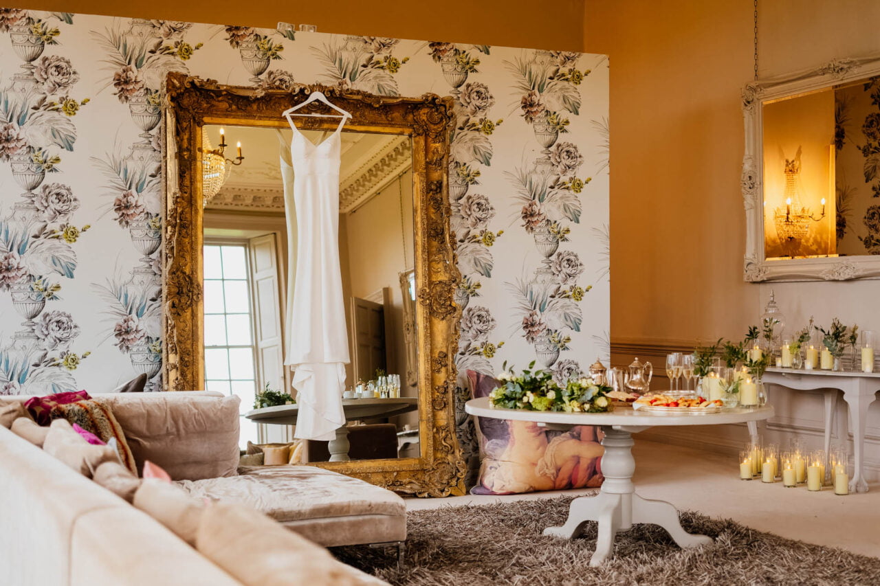 5 Essential Things You Need for the Best Getting Ready Photos at Your ...