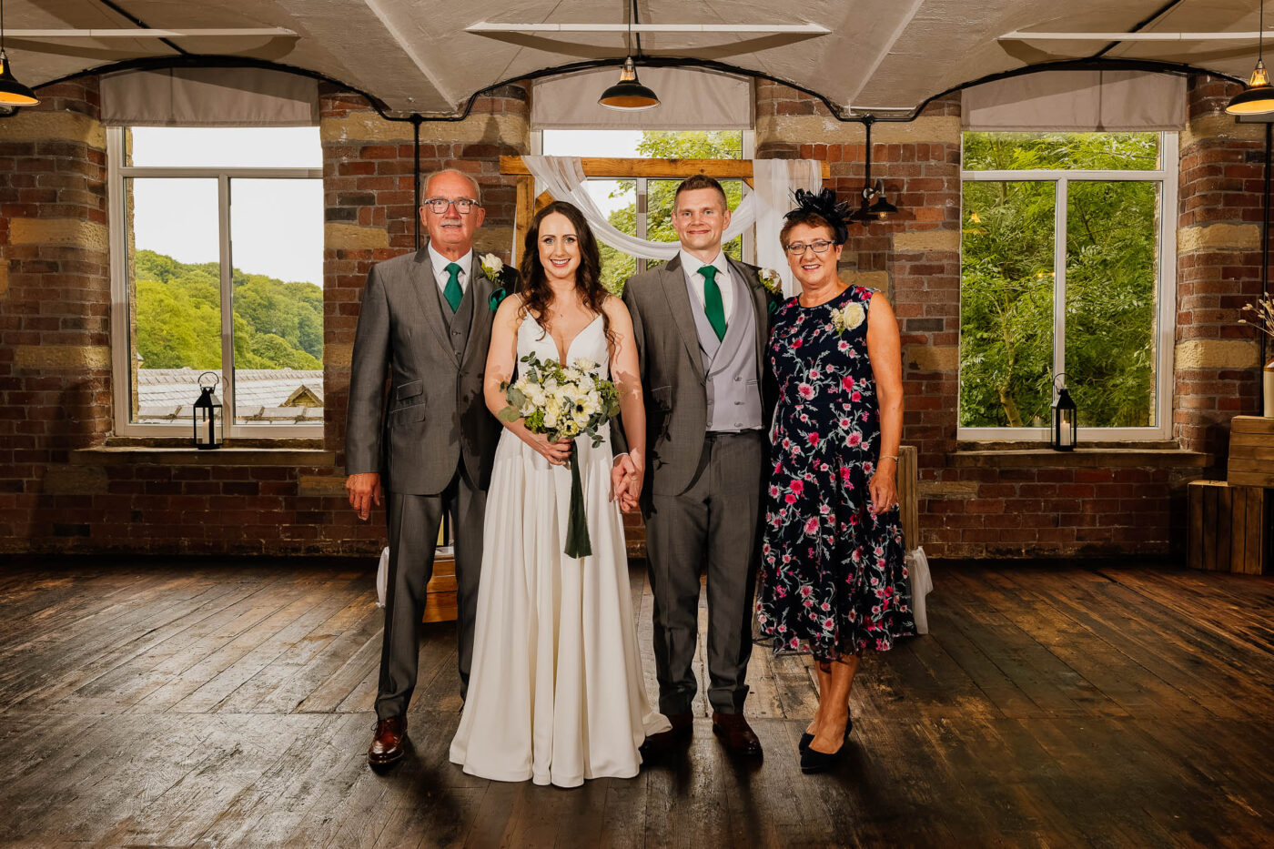 Wedding Group Photos: The Guide to a Stress-Free Experience